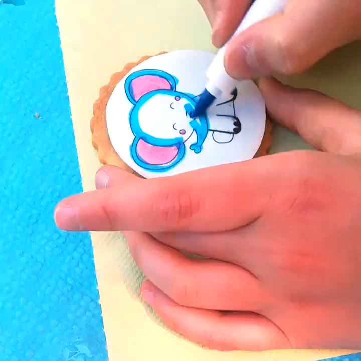 Biscuits à colorier pour animer un goûter d'anniversaire, de baptême...